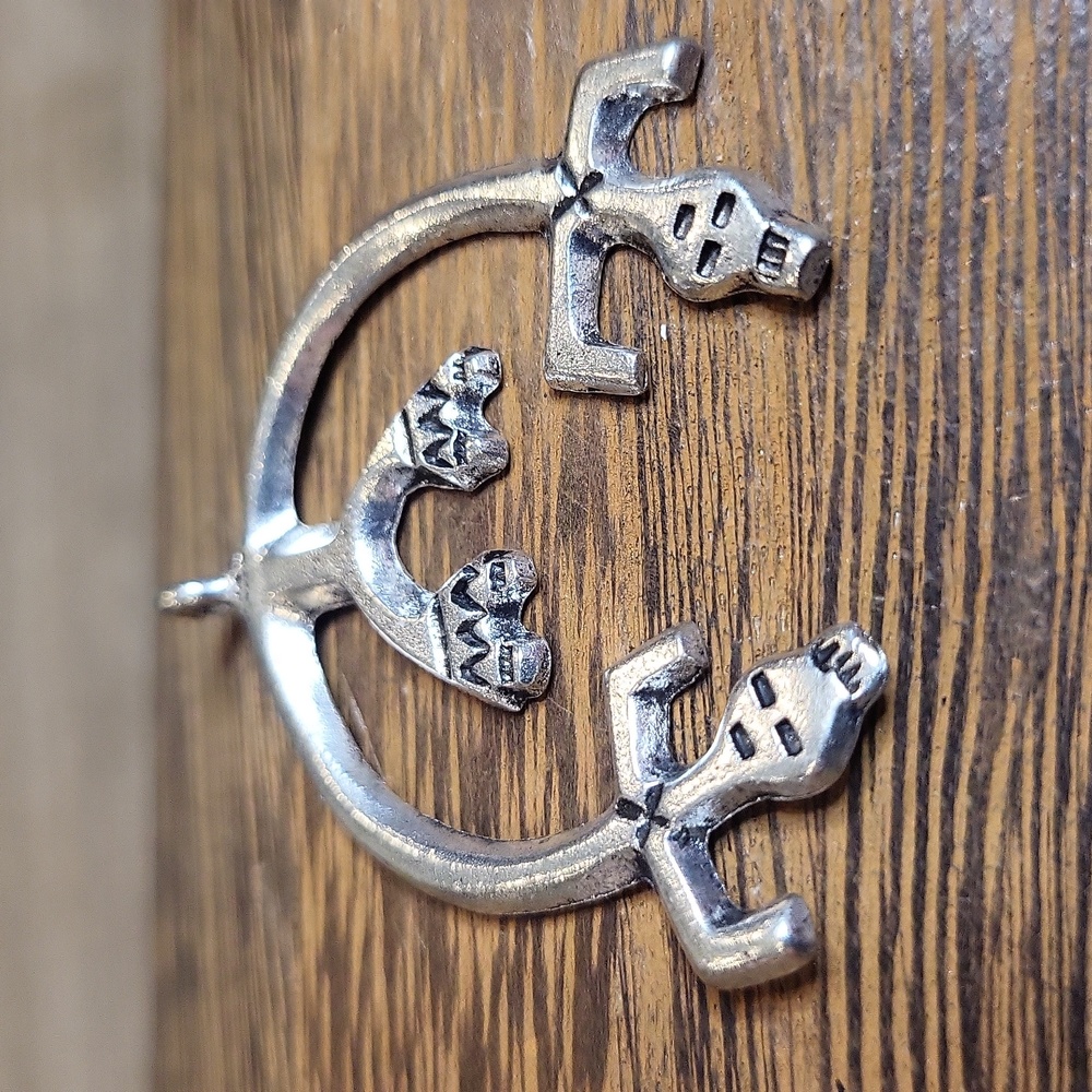 Vintage Sandcast Silver Naja Yeii Symbol Native Ameri… - Gem